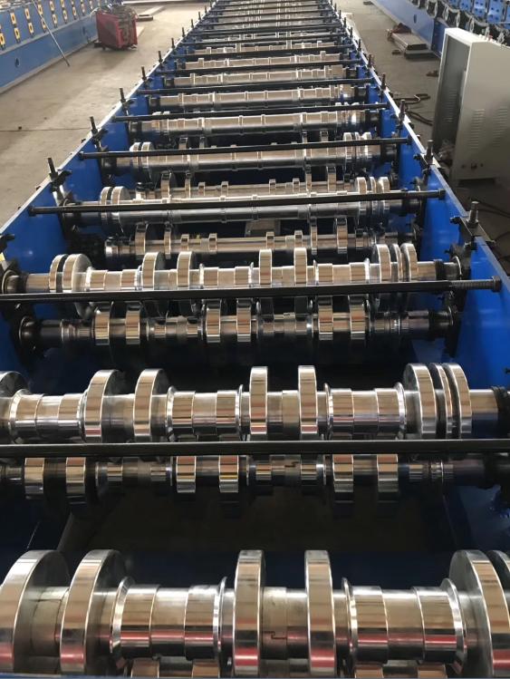 Type A Roof Deck rolling forming machine - ZTRFM